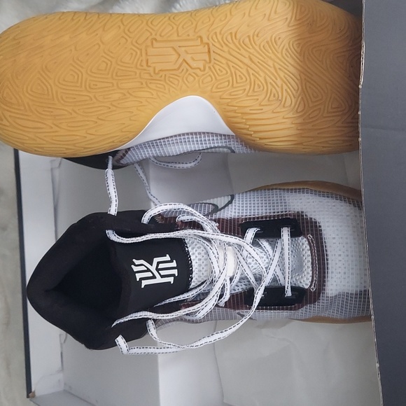 Shoes | Kyrie Flytrap Iv | Poshmark